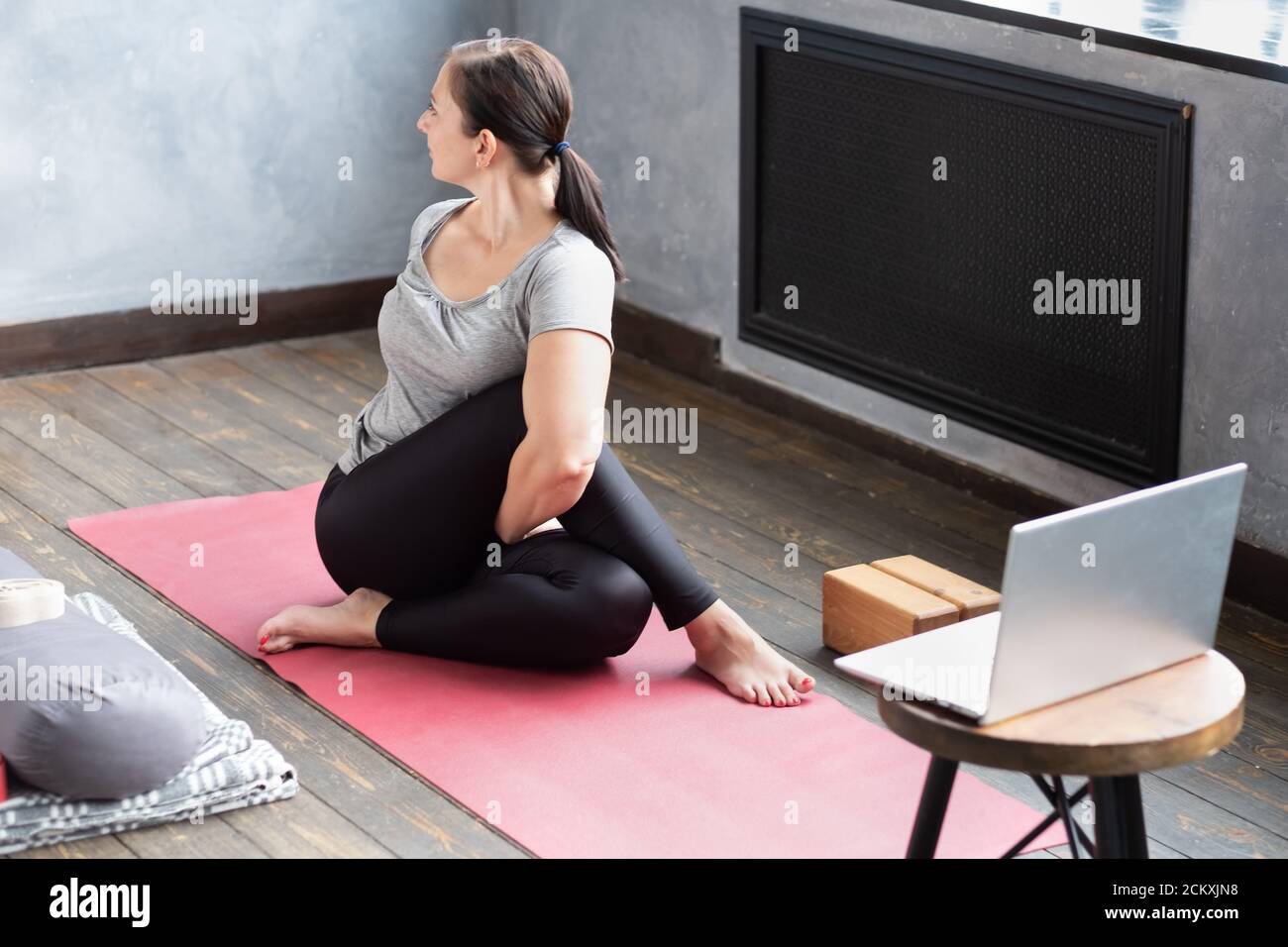 Half seated posture hi-res stock photography and images - Alamy