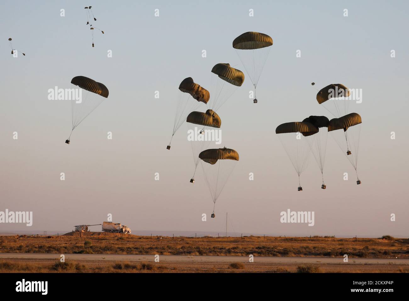 Parachute drop supplies hi-res stock photography and images - Alamy