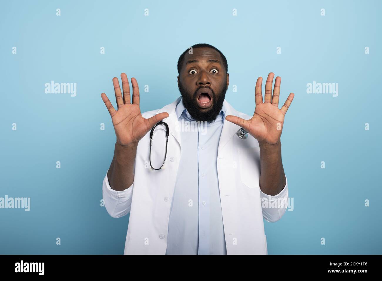 Shocked doctor hi-res stock photography and images - Alamy