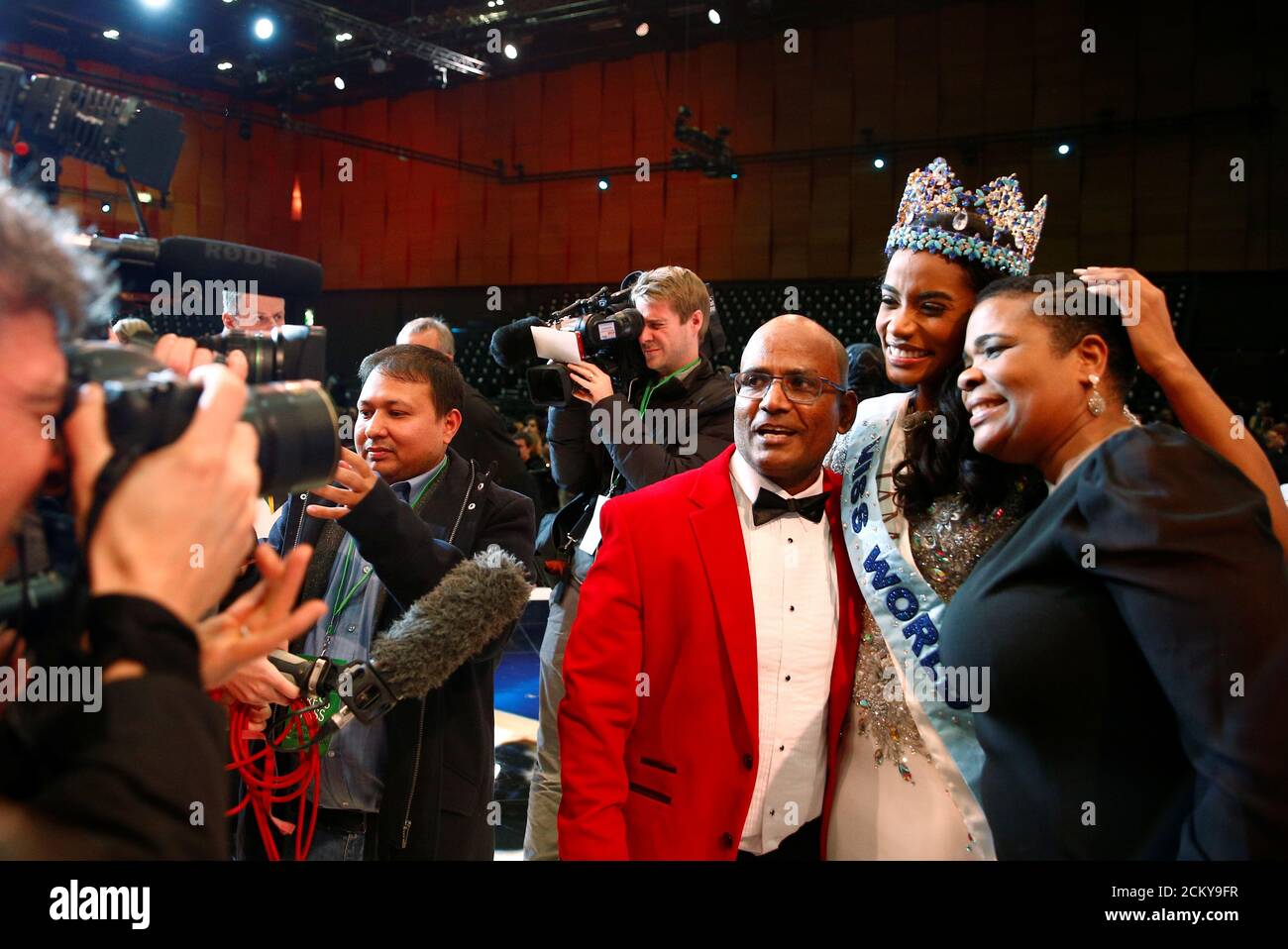 Miss world 2019 toni ann singh hi-res stock photography and images - Alamy