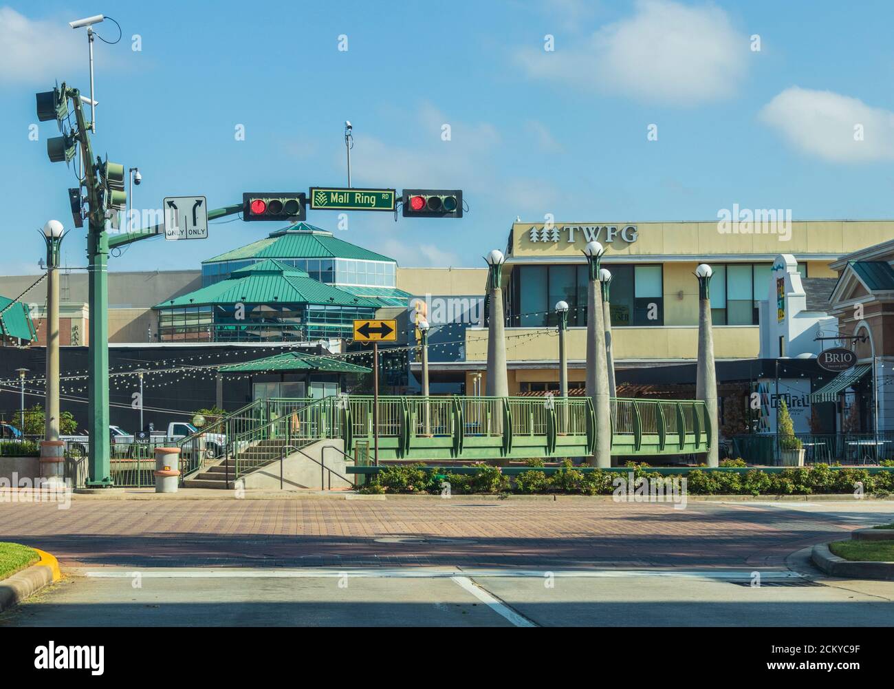 Mall Ring Road at The Woodlands Mall, The Woodlands, Texas Stock Photo ...
