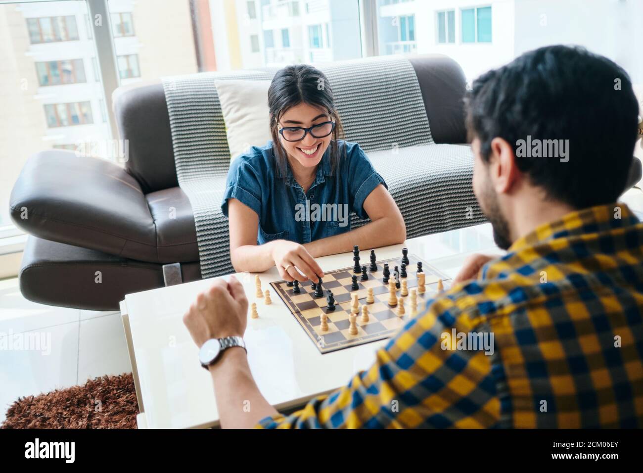 People playing chess hi-res stock photography and images - Alamy