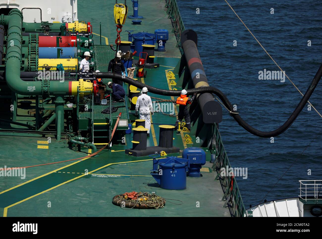 Bunkering singapore hi-res stock photography and images - Alamy