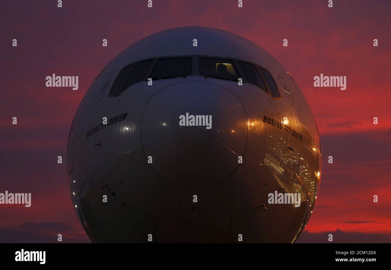 Hangar 2 hi-res stock photography and images - Alamy