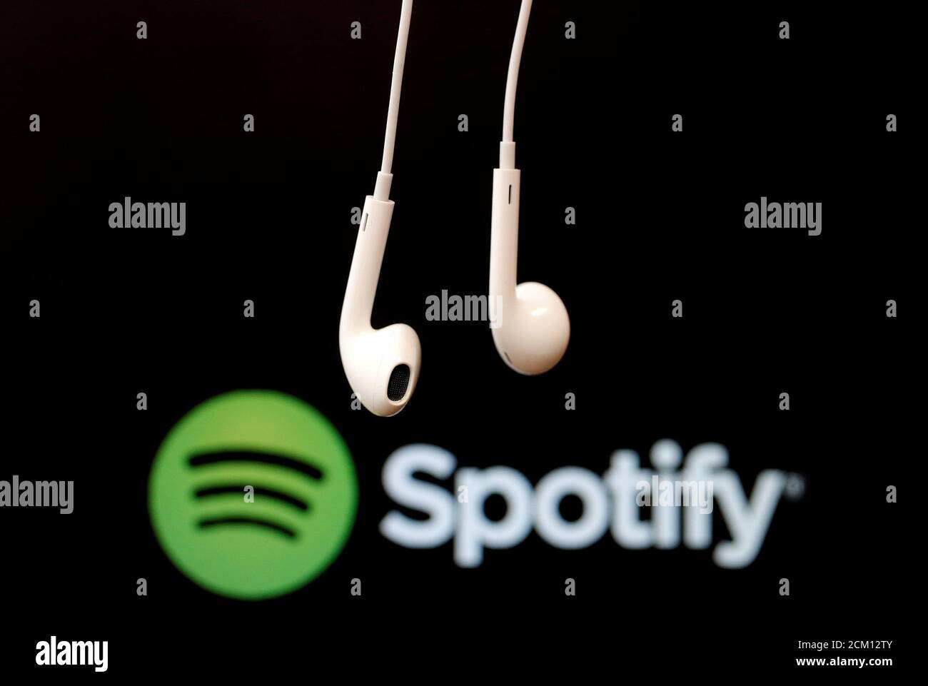Spotify logo headphones High Resolution Stock Photography and Images ...