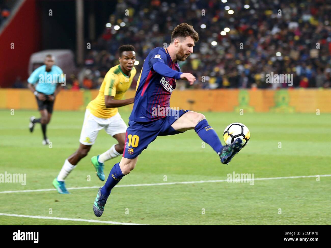 Barcelonas lionel messi in action hi-res stock photography and images ...