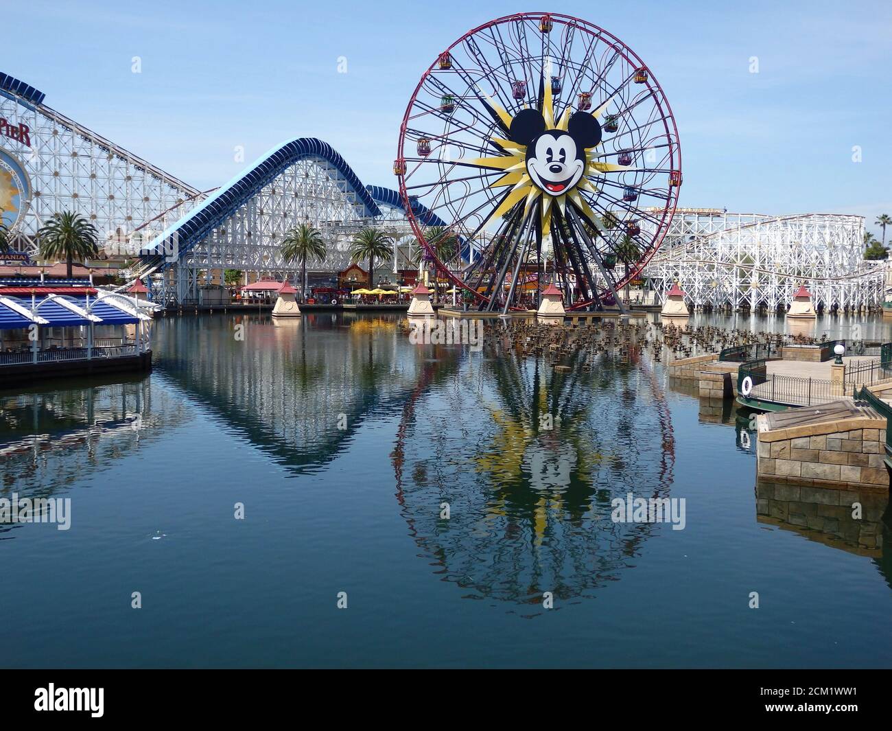 Mickey mouse disneyland california hi-res stock photography and images ...