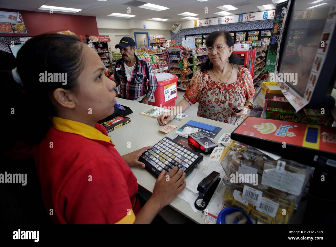 Oxxo convenience store hi-res stock photography and images - Alamy