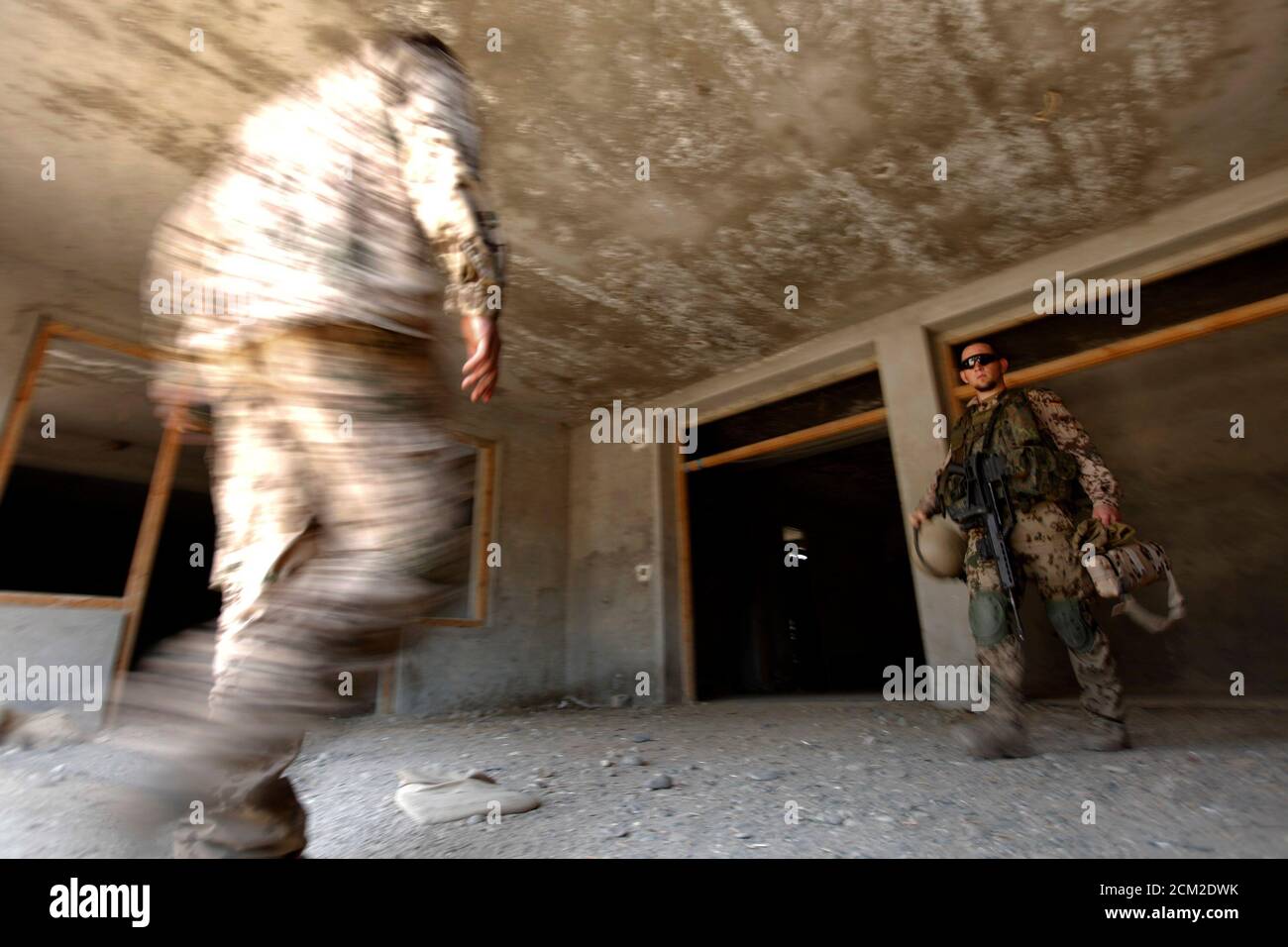 Qrf soldiers hi-res stock photography and images - Alamy