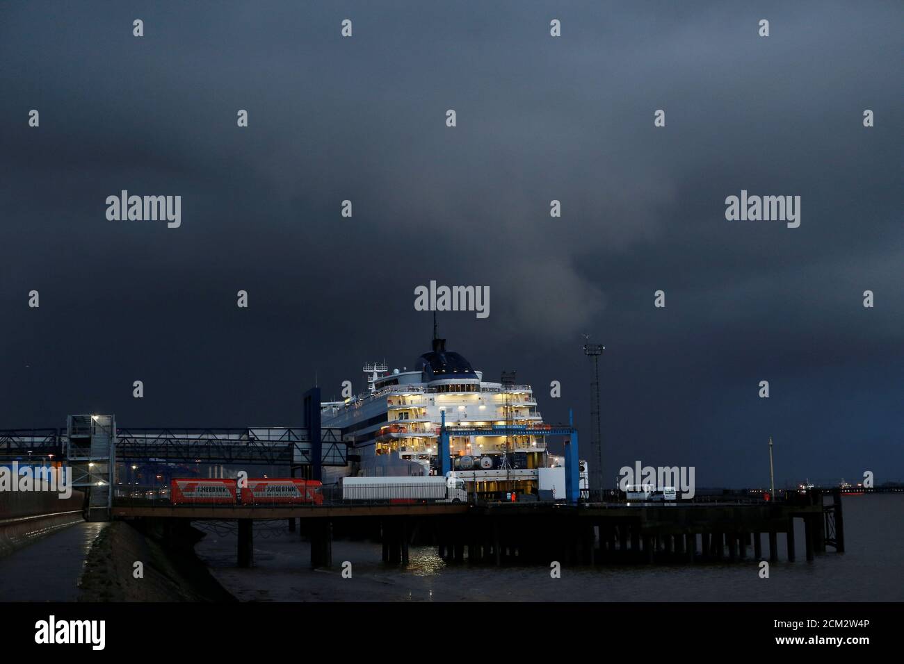 King George Dock Hull High Resolution Stock Photography and Images - Alamy
