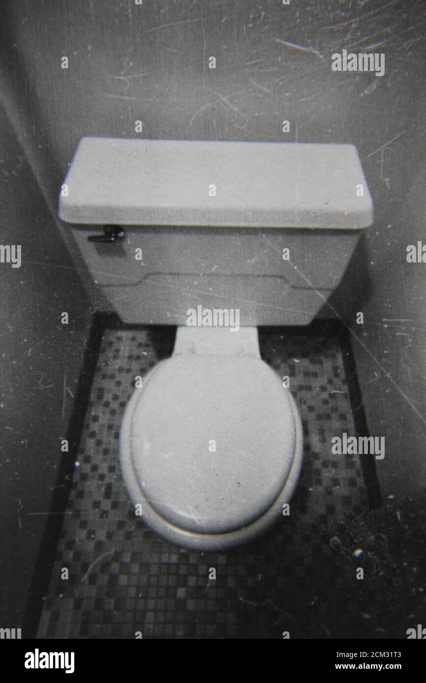 70s toilet hi-res stock photography and images - Alamy