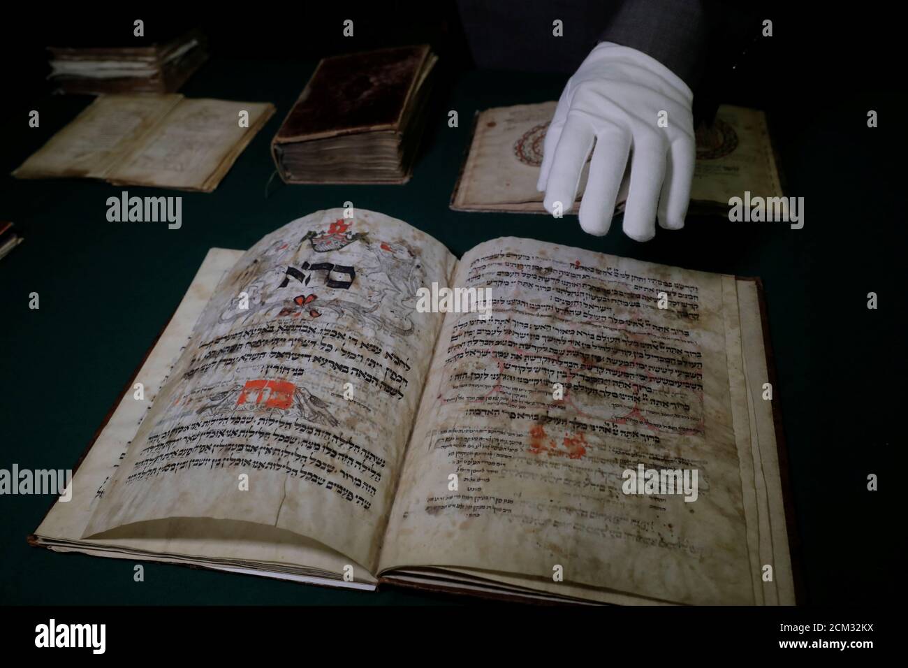 Hebrew manuscript hi-res stock photography and images - Alamy