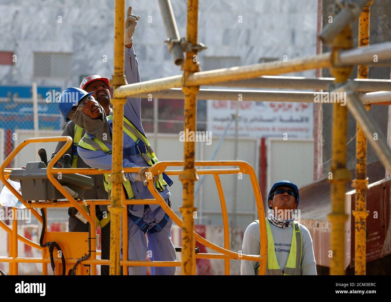Riyadh saudi arabia construction site hi-res stock photography and ...