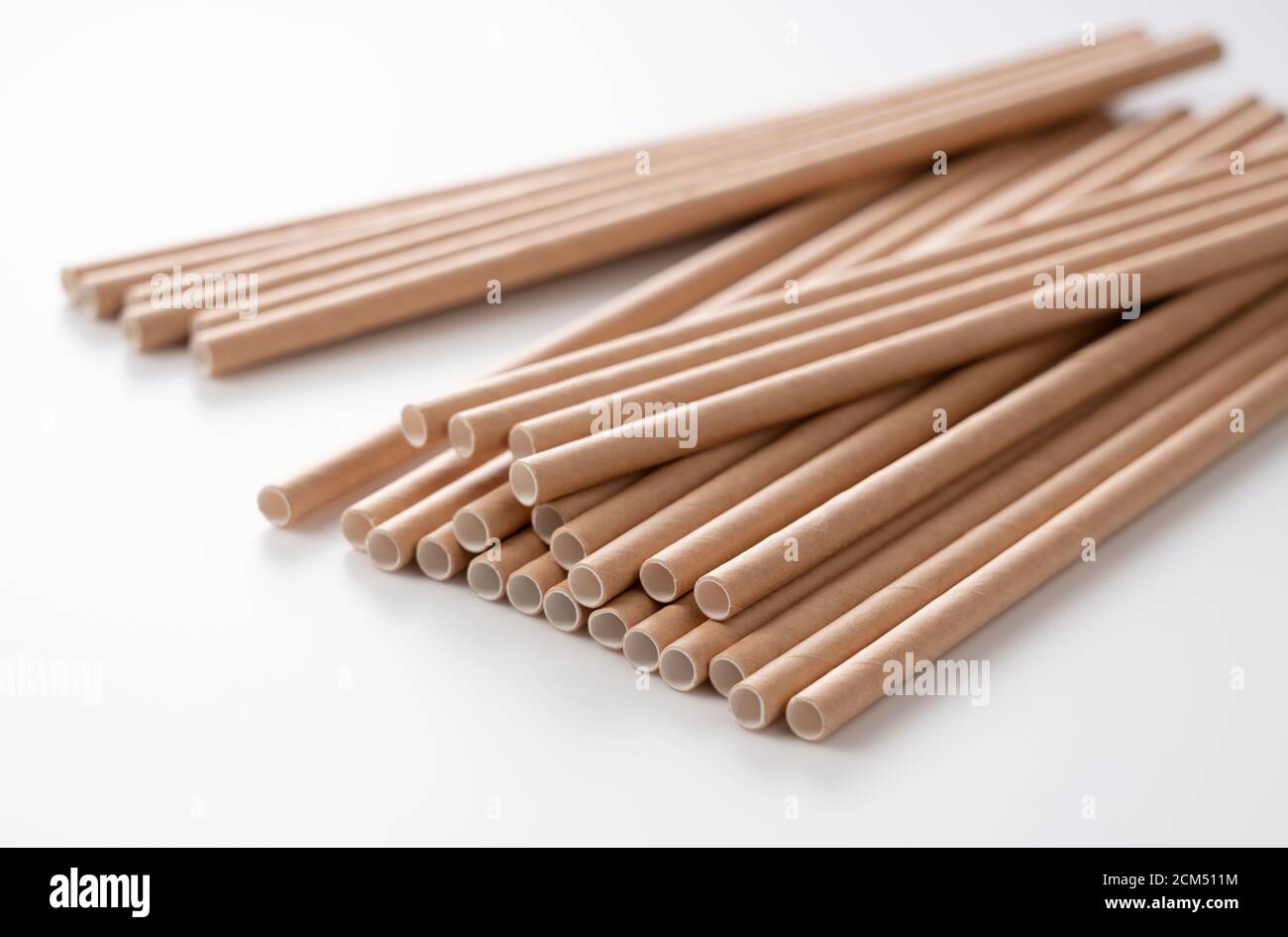 Brown paper drinking straws hi-res stock photography and images - Alamy