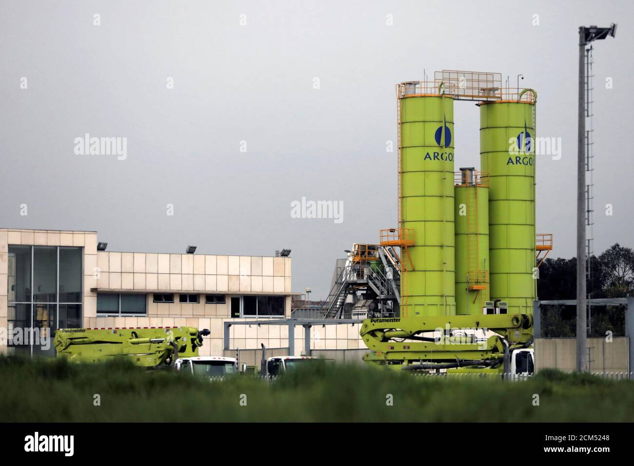 Cementos hi-res stock photography and images - Alamy