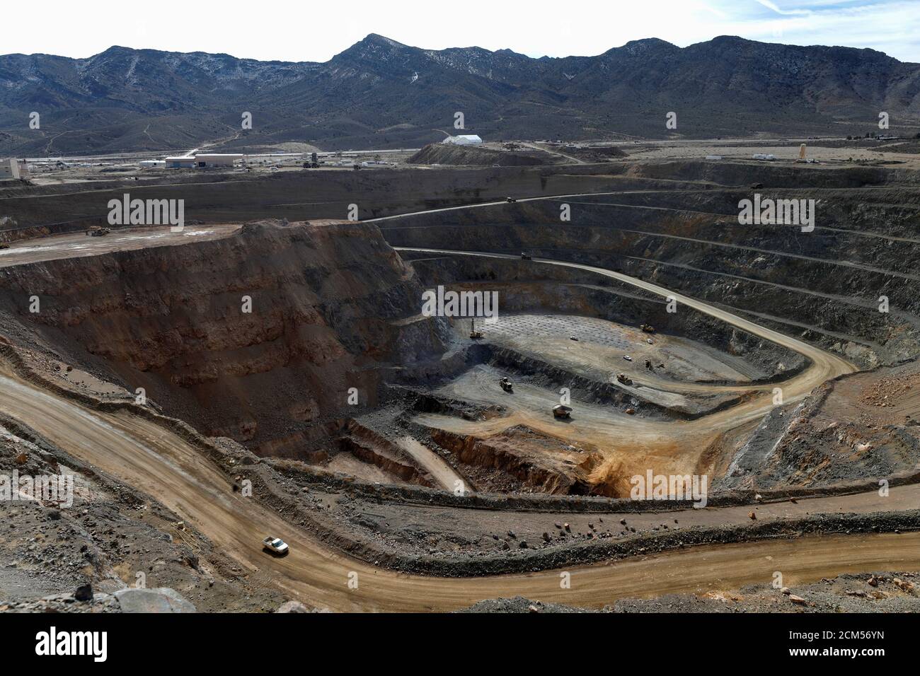 Mountain pass rare earth mine hi-res stock photography and images - Alamy