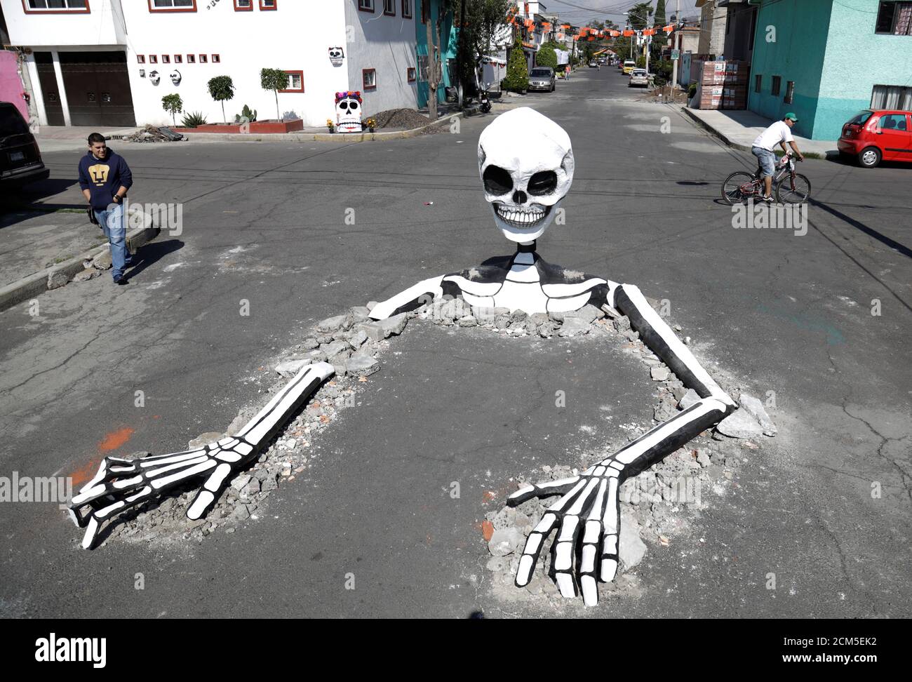 Rising from the ground hi-res stock photography and images - Alamy