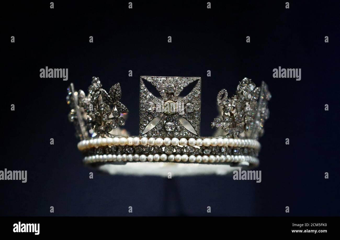 Diamond diadem hi-res stock photography and images - Alamy