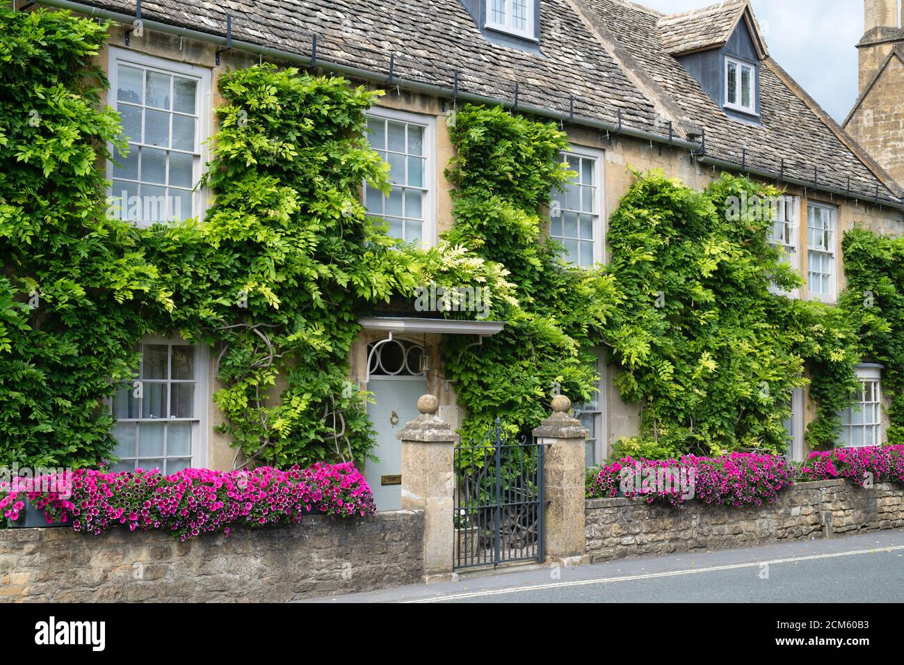 Large cotswold stone house in september. Broadway, Cotswolds ...