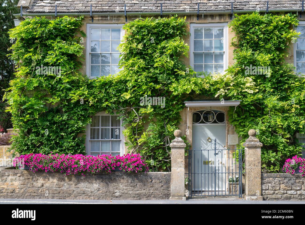 Large cotswold stone house in september. Broadway, Cotswolds ...