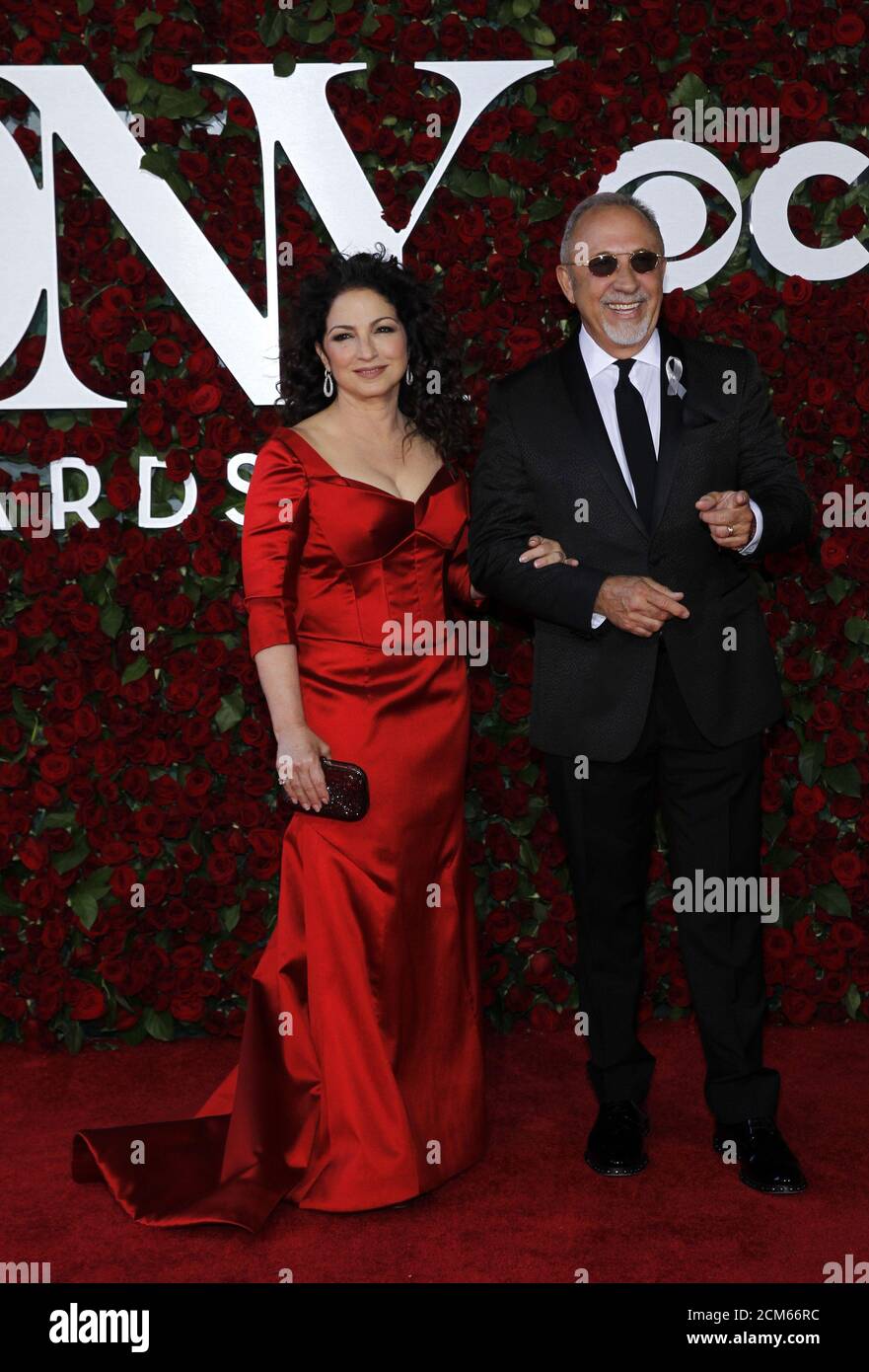 Emilio estefan with his wife hi-res stock photography and images - Alamy