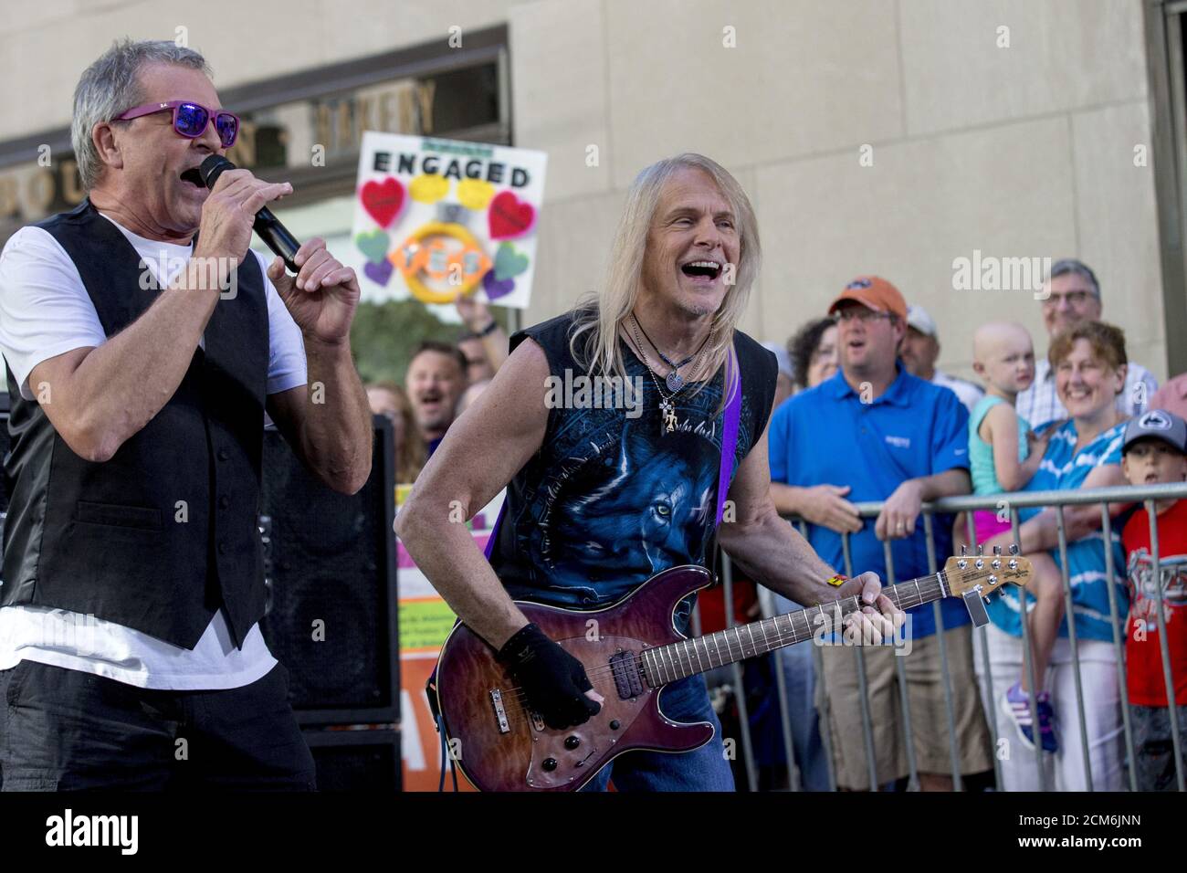 Guitarist steve morse hi-res stock photography and images - Alamy