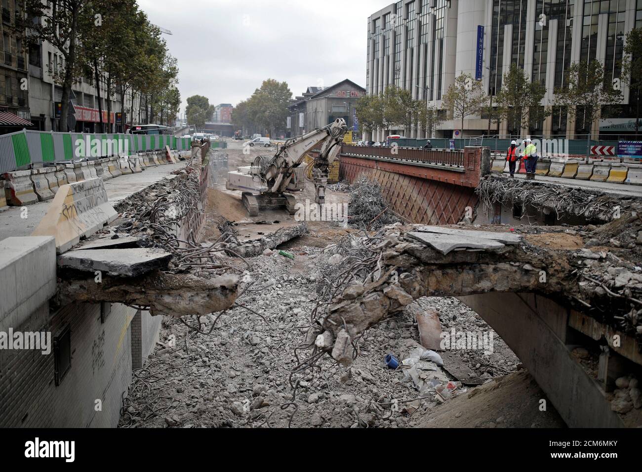 Tramway t3 construction site hi-res stock photography and images - Alamy