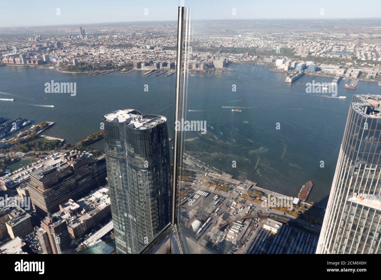 Edge observation deck, manhattan hi-res stock photography and images ...