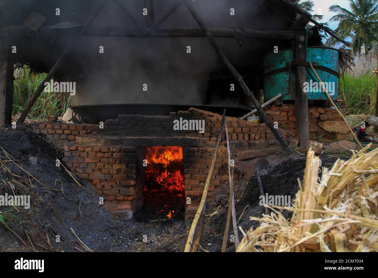 Jaggery making production process hi-res stock photography and images ...