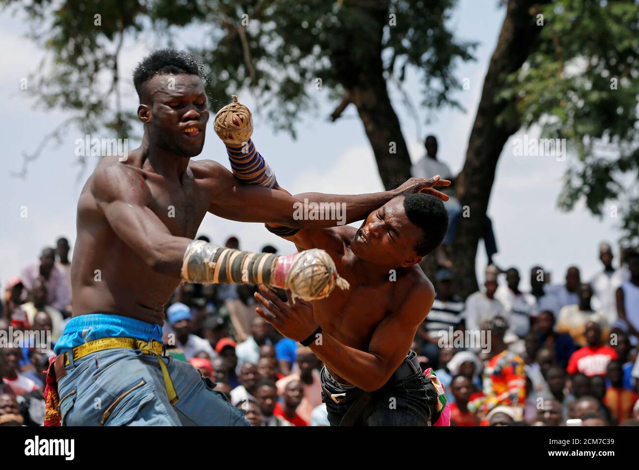 Dambe fighting hi-res stock photography and images - Alamy