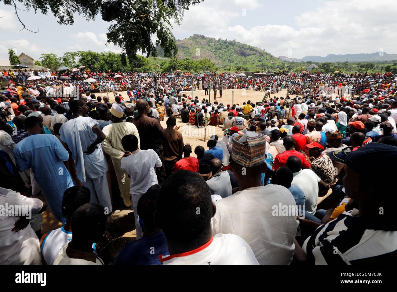 Dambe fighting hi-res stock photography and images - Alamy