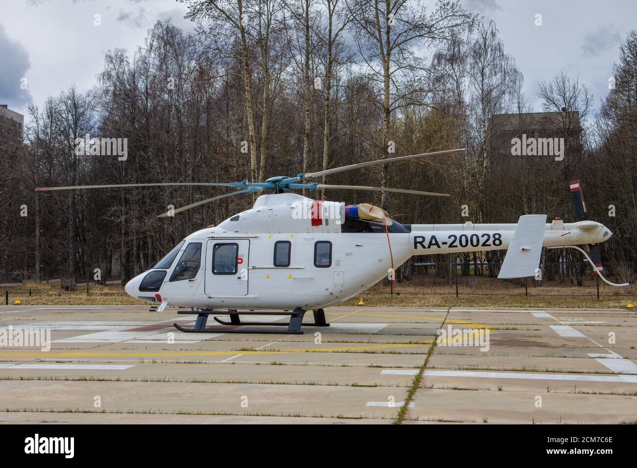 Hot red heels hi-res stock photography and images - Alamy