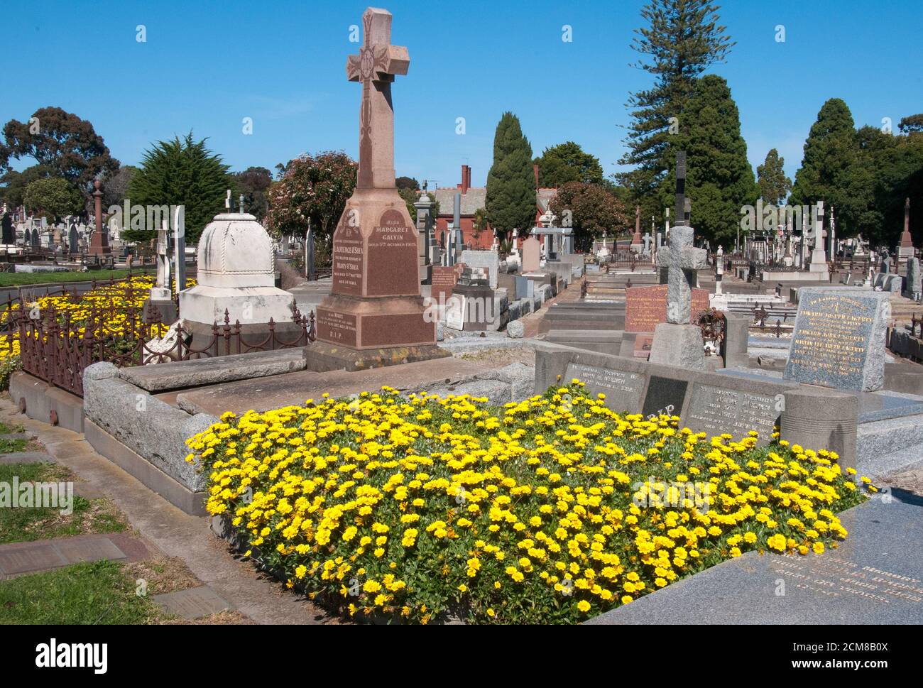 Cemeteries hi-res stock photography and images - Alamy