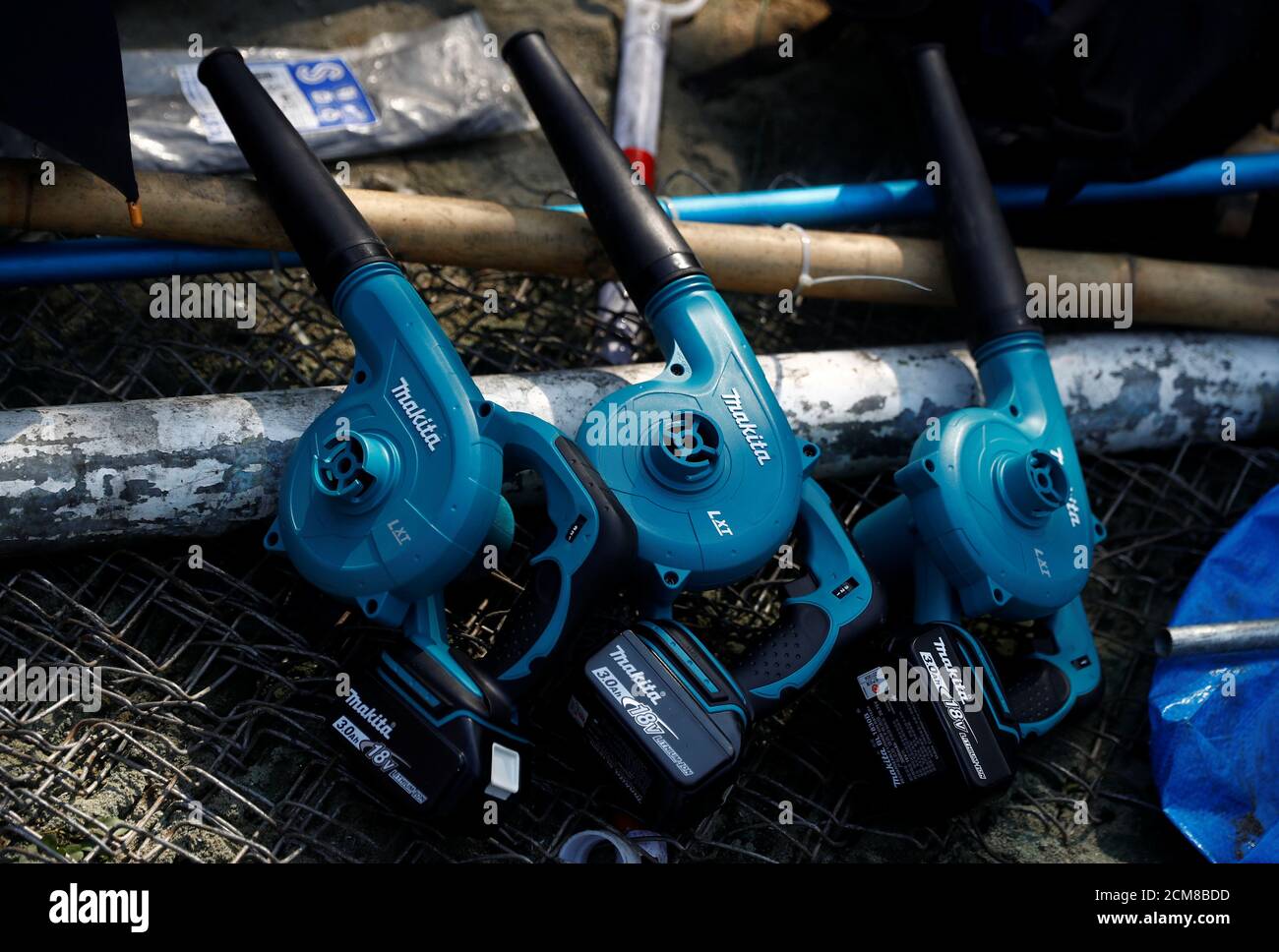 Gas leaf blowers hi-res stock photography and images - Alamy