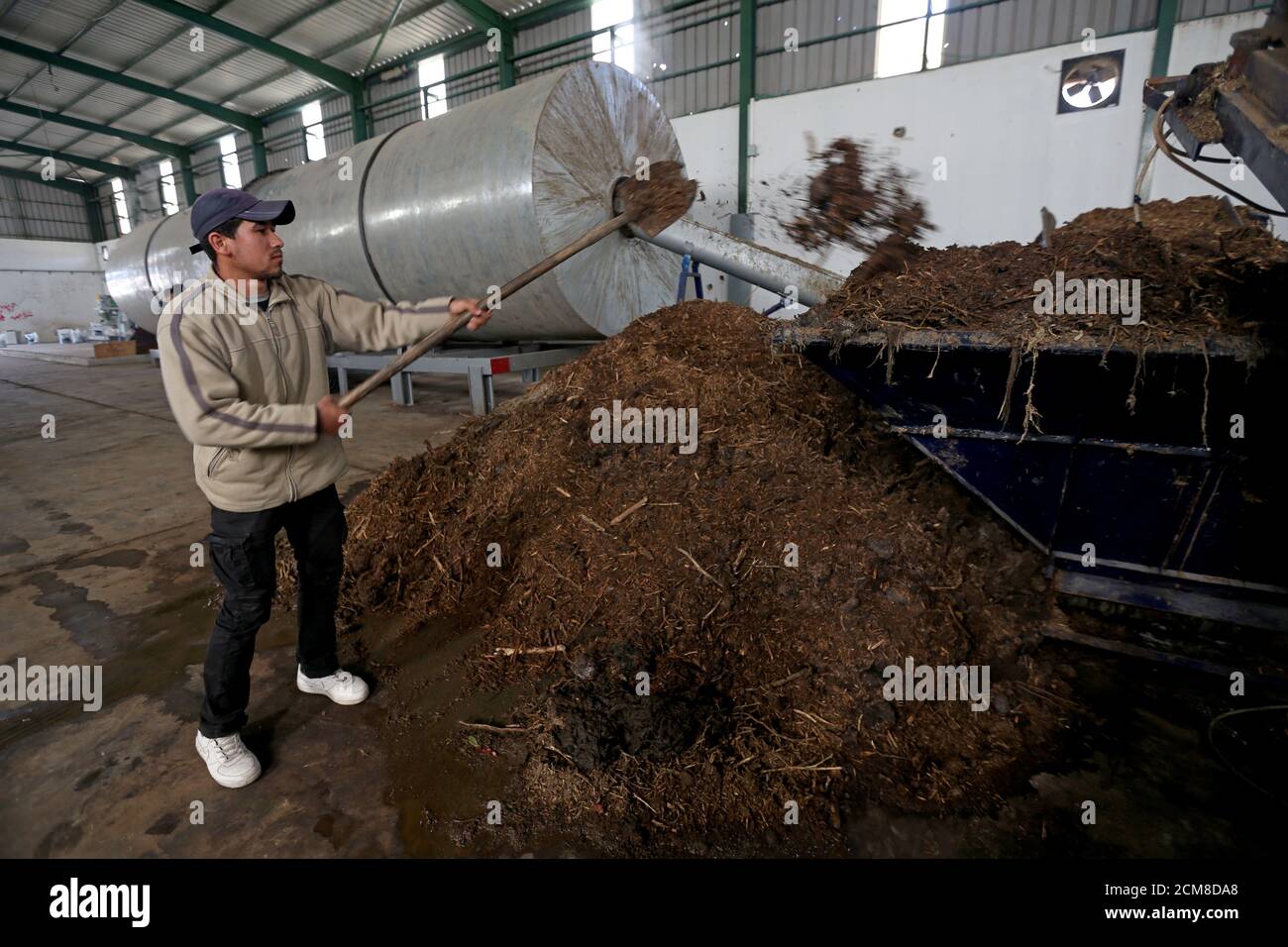 Compost production hi-res stock photography and images - Alamy