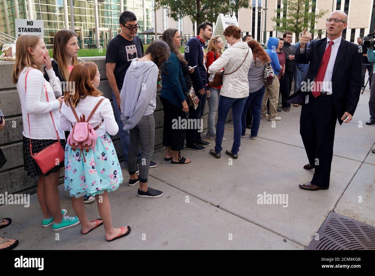 Taylor Swift Fans High Resolution Stock Photography and Images - Alamy