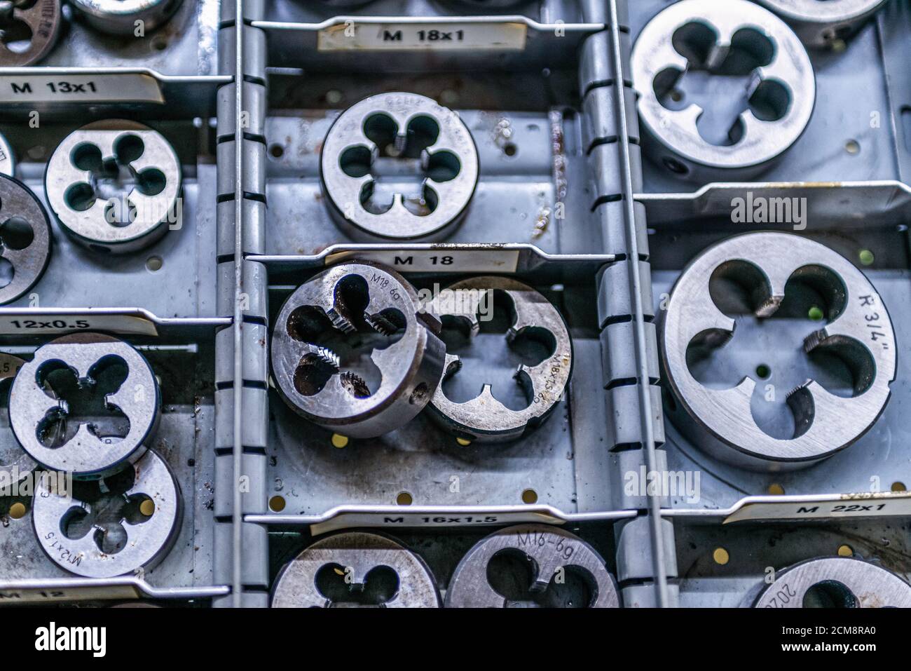 different size sorted Thread cutting die tool, a photo close up ...