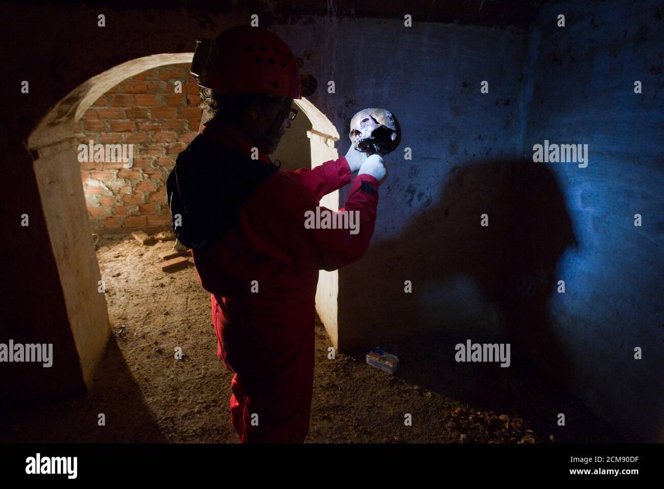 Living inside a cemetery hi-res stock photography and images - Alamy