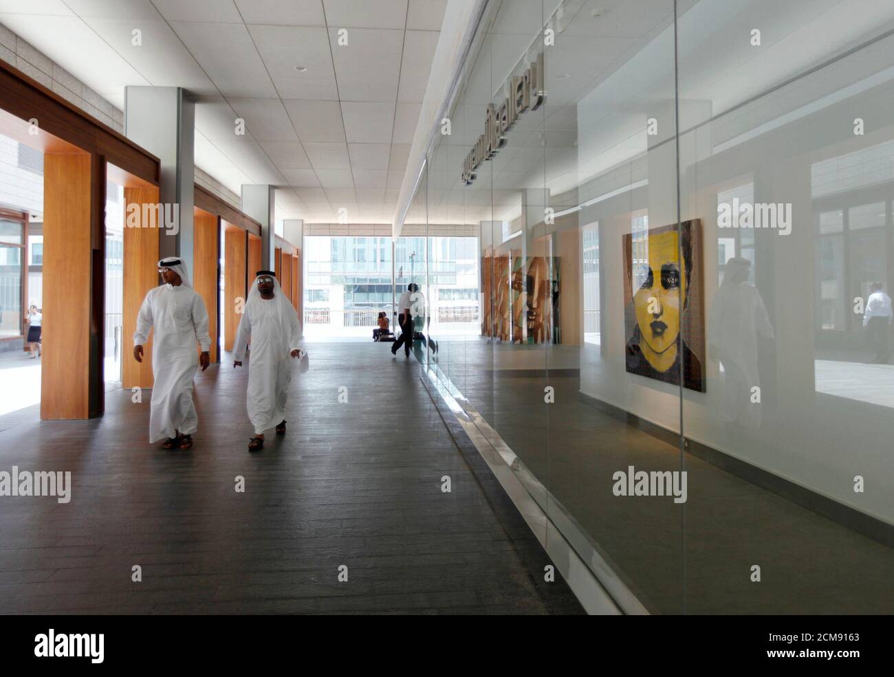 Dubai art gallery hi-res stock photography and images - Alamy