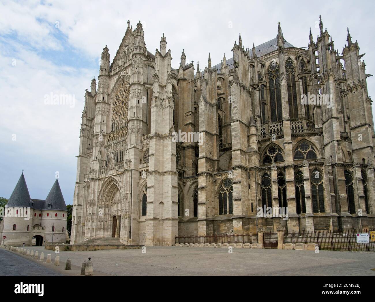 Beauvais cathedral tower hi-res stock photography and images - Alamy
