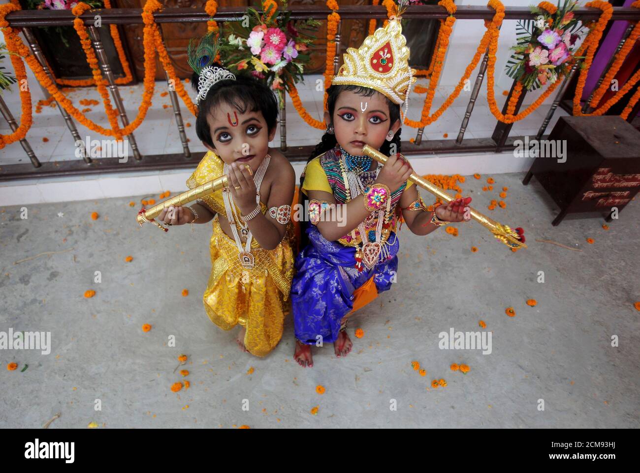 Krishna pose hi-res stock photography and images - Alamy