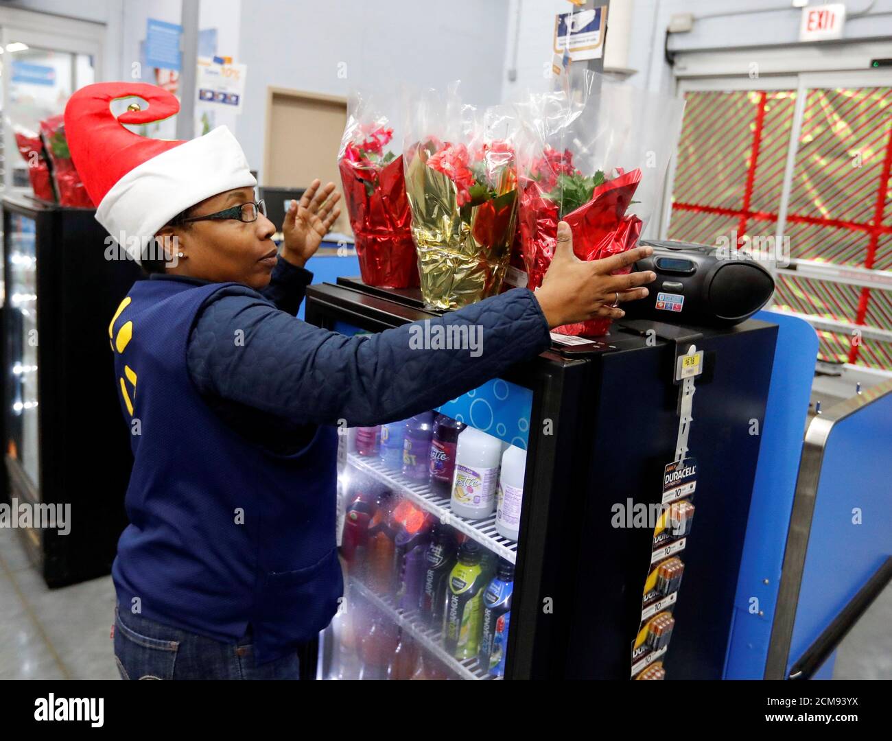Walmart store employee hi-res stock photography and images - Alamy