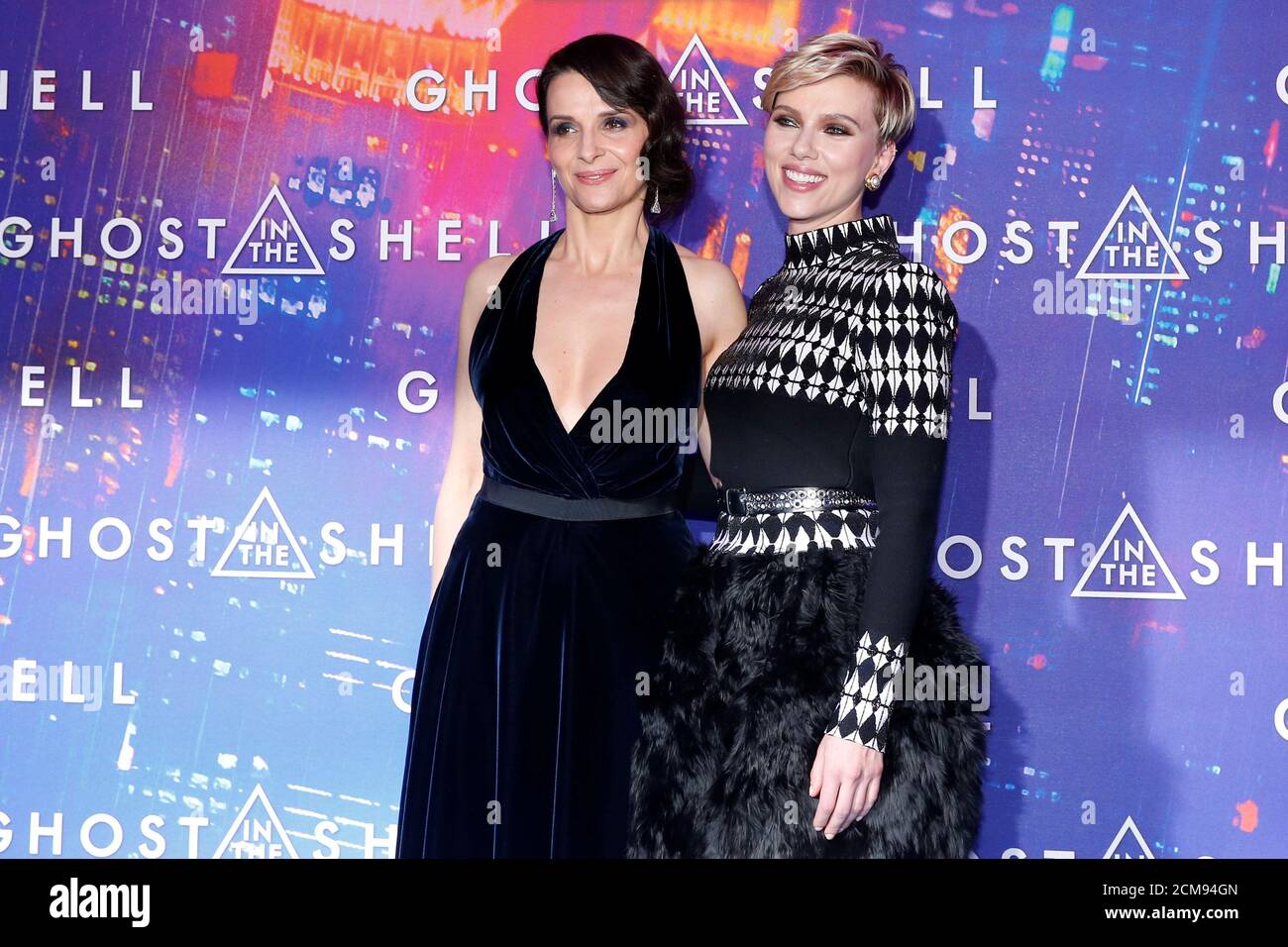 Juliette binoche ghost hi-res stock photography and images - Alamy