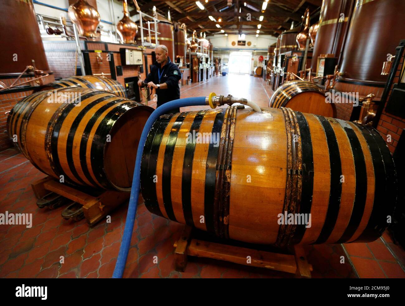 Eau de distillation hi-res stock photography and images - Alamy