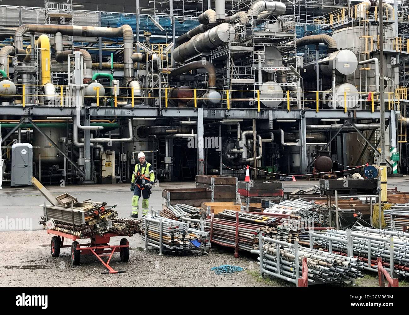 Ammonia plant hi-res stock photography and images - Alamy