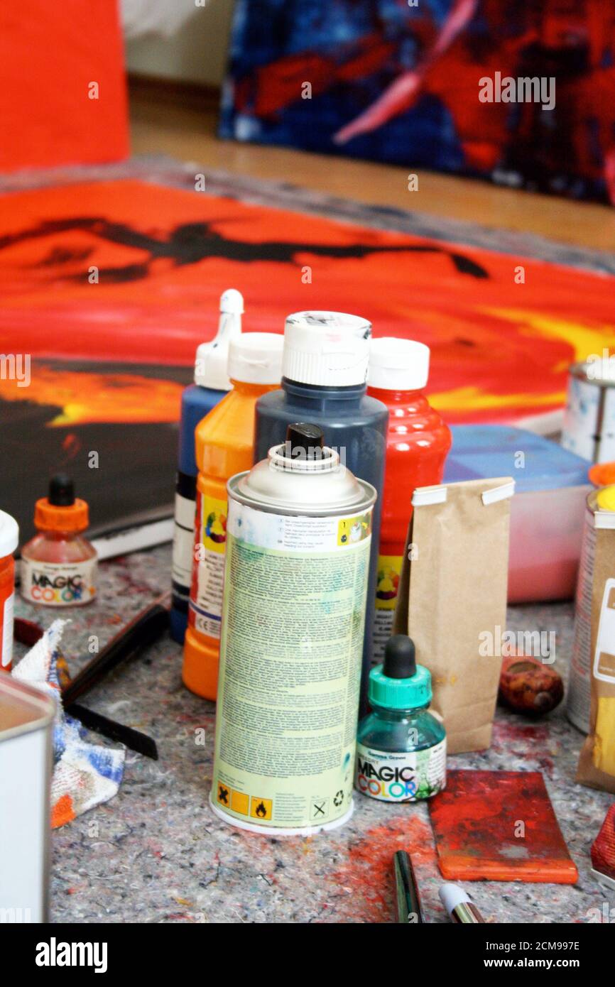 Acryl farben hi-res stock photography and images - Alamy