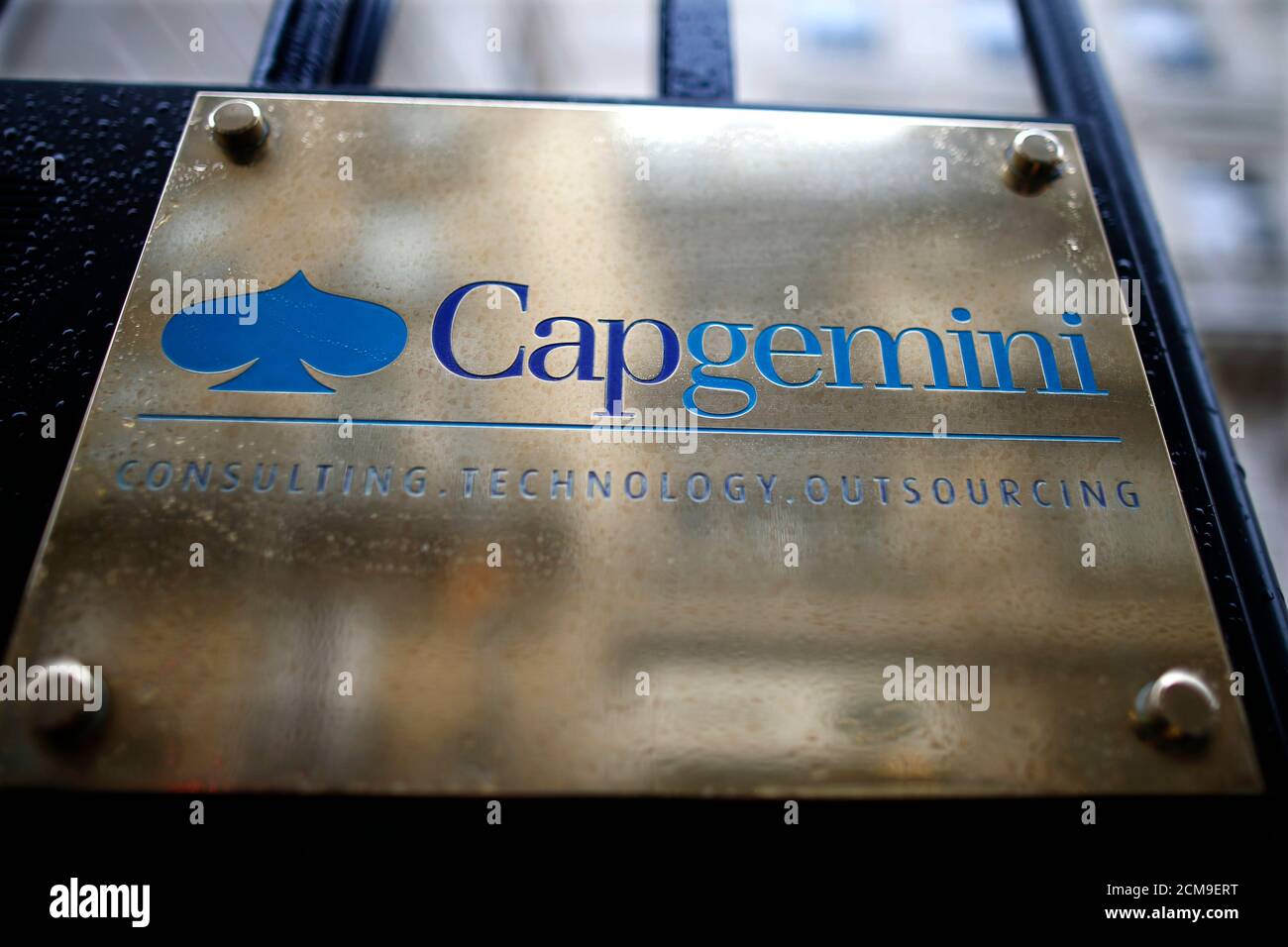 Capgemini logo hi-res stock photography and images - Alamy