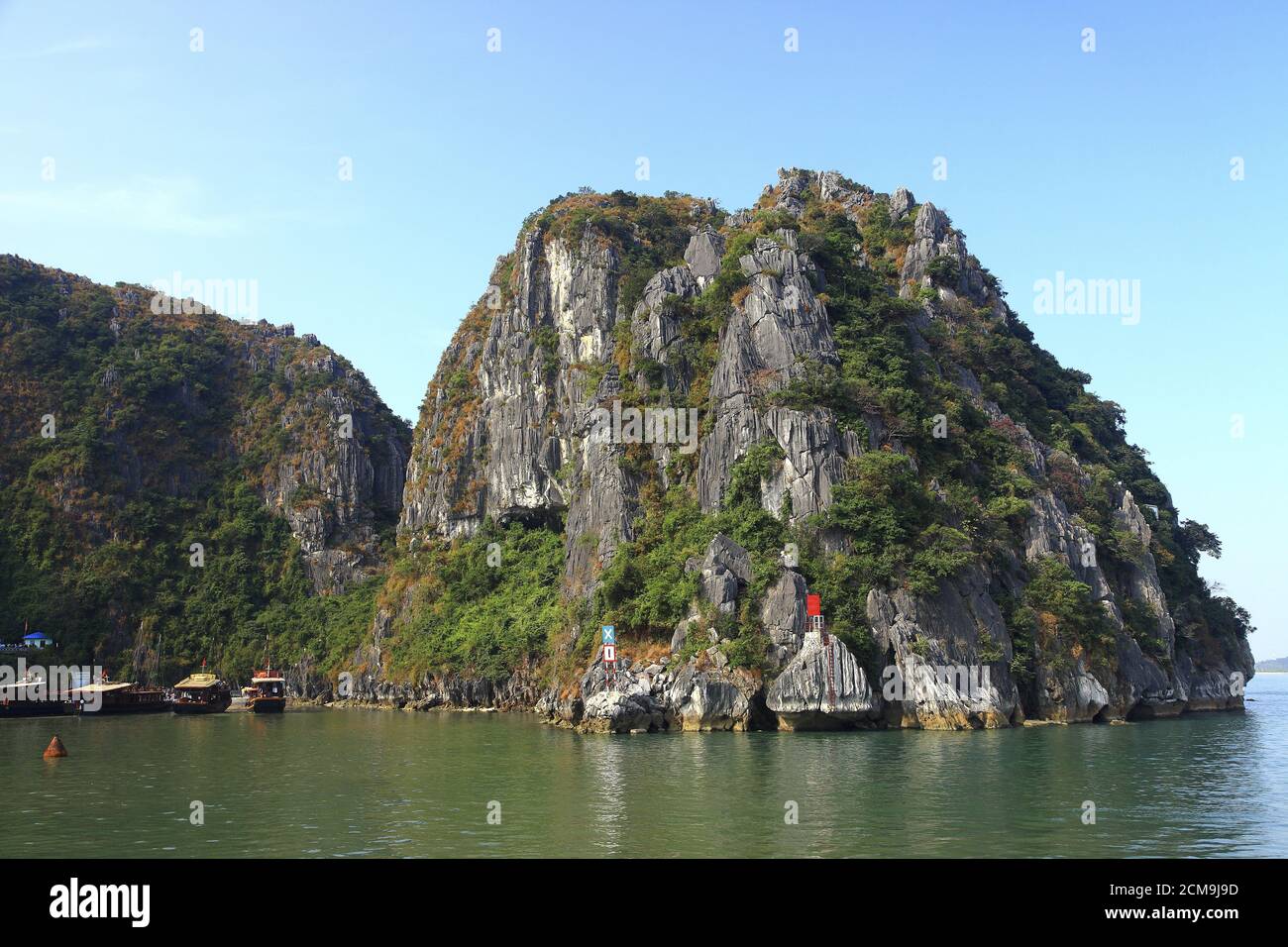 Vietnam Quang Ninh Halong Bay Sung Sot Island Stock Photo - Alamy