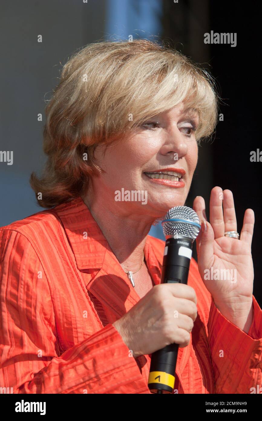 Mary roos at the show for the hi-res stock photography and images - Alamy