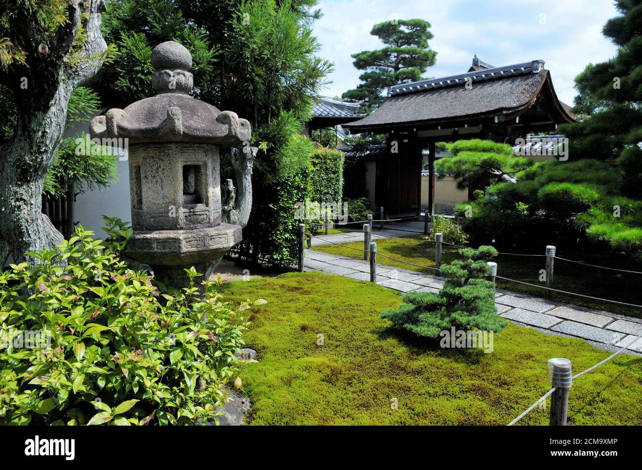 A VIEW OF OBAI IN TEMPLE. OBAI IN IS AN AUTONOMUS SUB TEMPLE OF DAITOKU ...